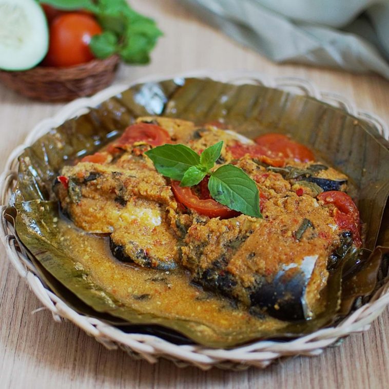 4 Langkah Mudah Masak Pepes Ikan Patin, Menu Sehat untuk Orang Terkasih ...